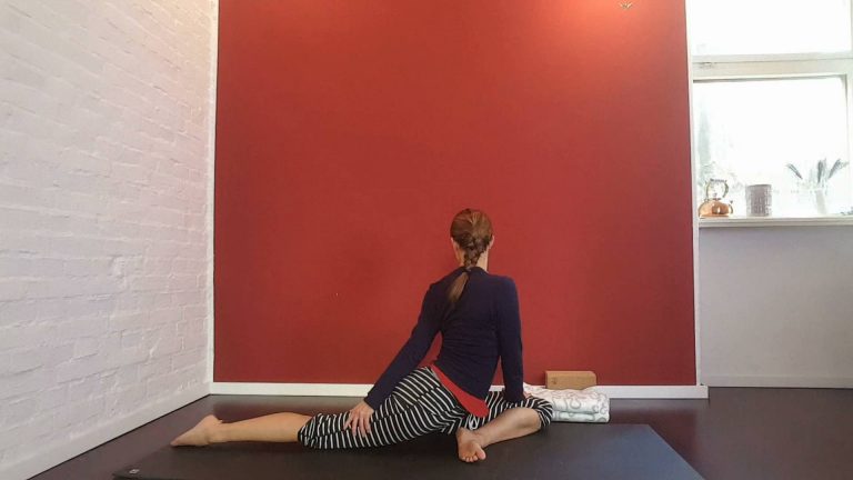 Die Yoga Taube: Stress abbauen und die Hüfte dehnen!