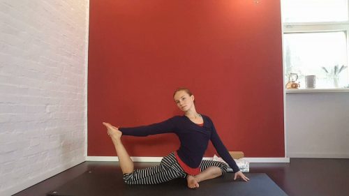 Die Yoga Taube: Stress abbauen und die Hüfte dehnen!